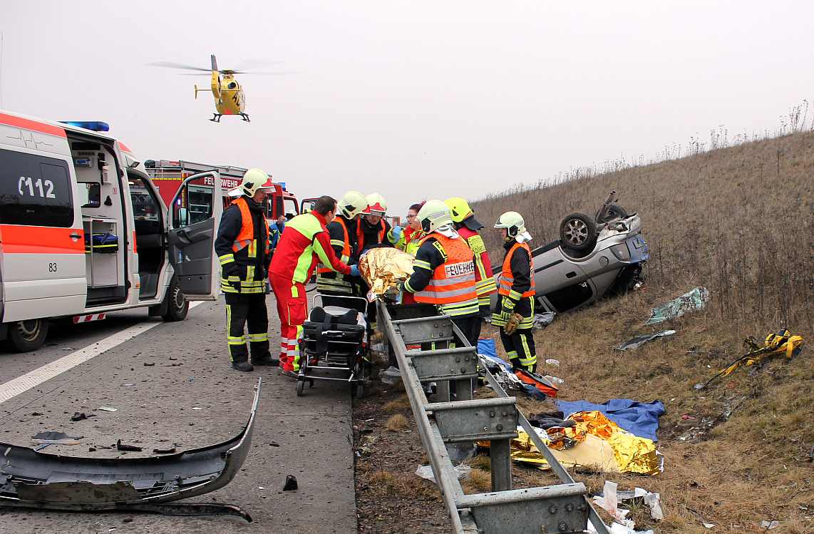 Zwei Schwerverletzte nach Unfall auf der A71 bei Kölleda - thüringen112 ...