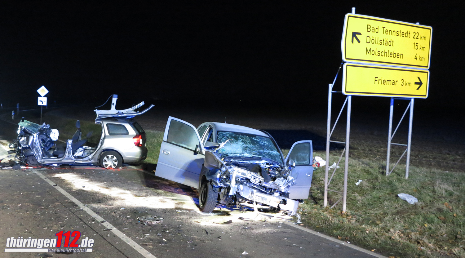 Vier Schwerverletzte nach Frontalzusammenstoß bei Gotha - Verursacher ...
